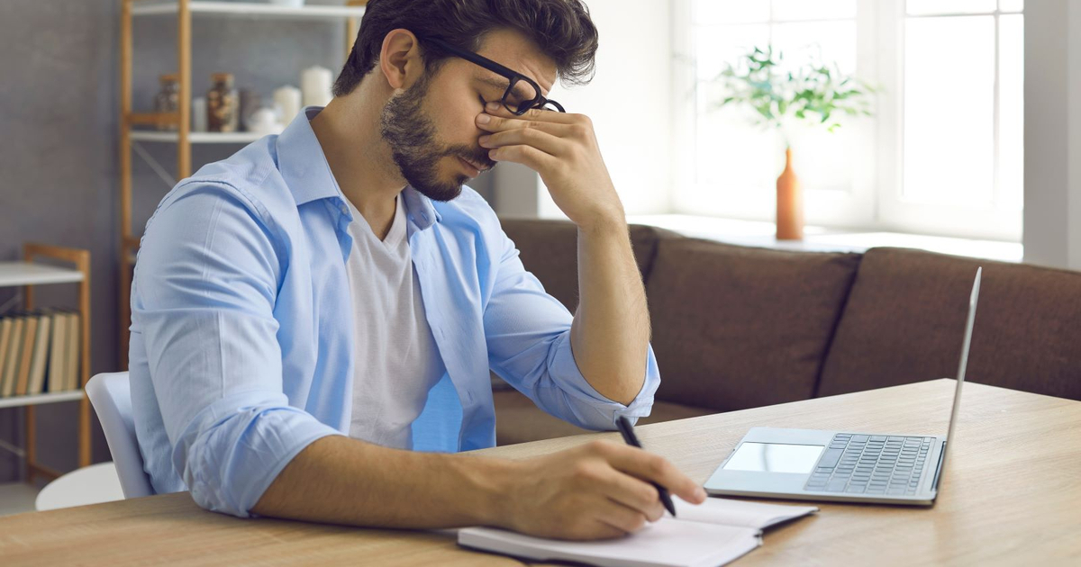 From screens to sleep: Simple steps to combat eye fatigue