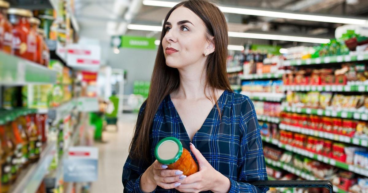 How to grocery shop for nutritious foods on a budget